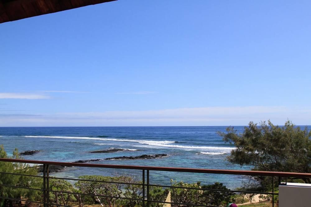 Rent a charming villa for 8 persons Merville bay Mauritius