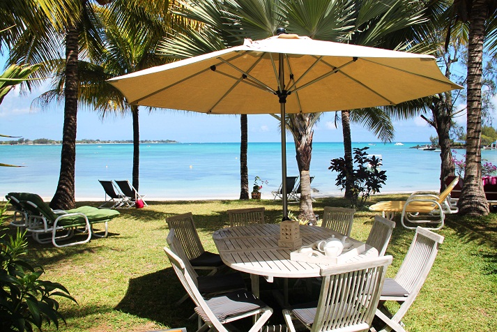 Rent a charming villa for 8 persons Merville bay Mauritius